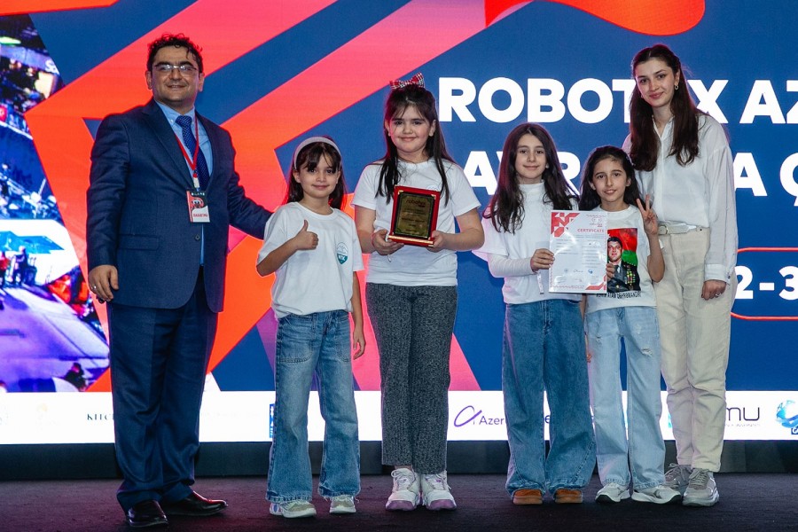 MTK International School in the name of Heydar Aliyev - MTK şagirdləri "İnternational Robotex ...